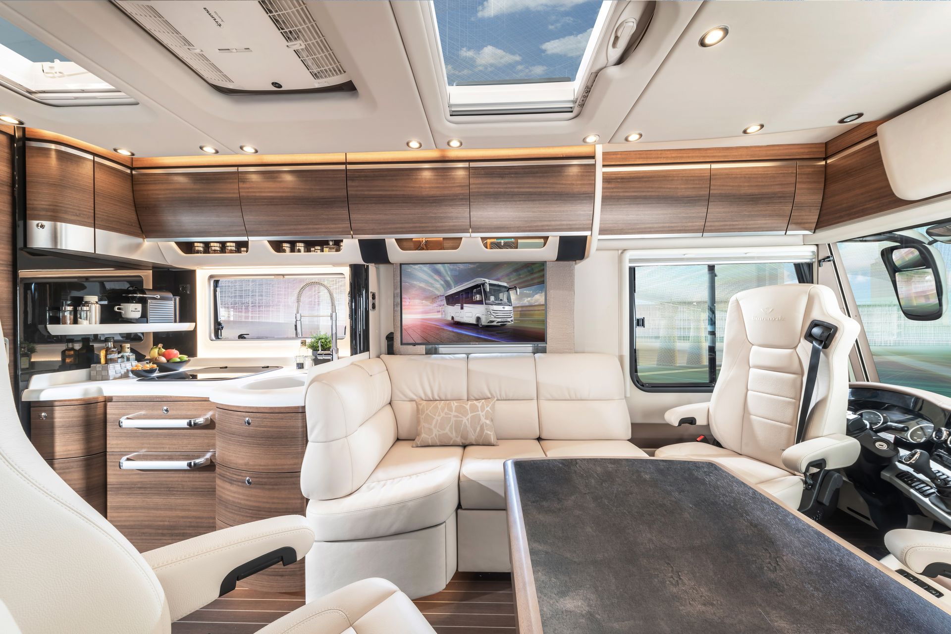 Ontdek het gamma van Concorde bij Alpha Motorhomes